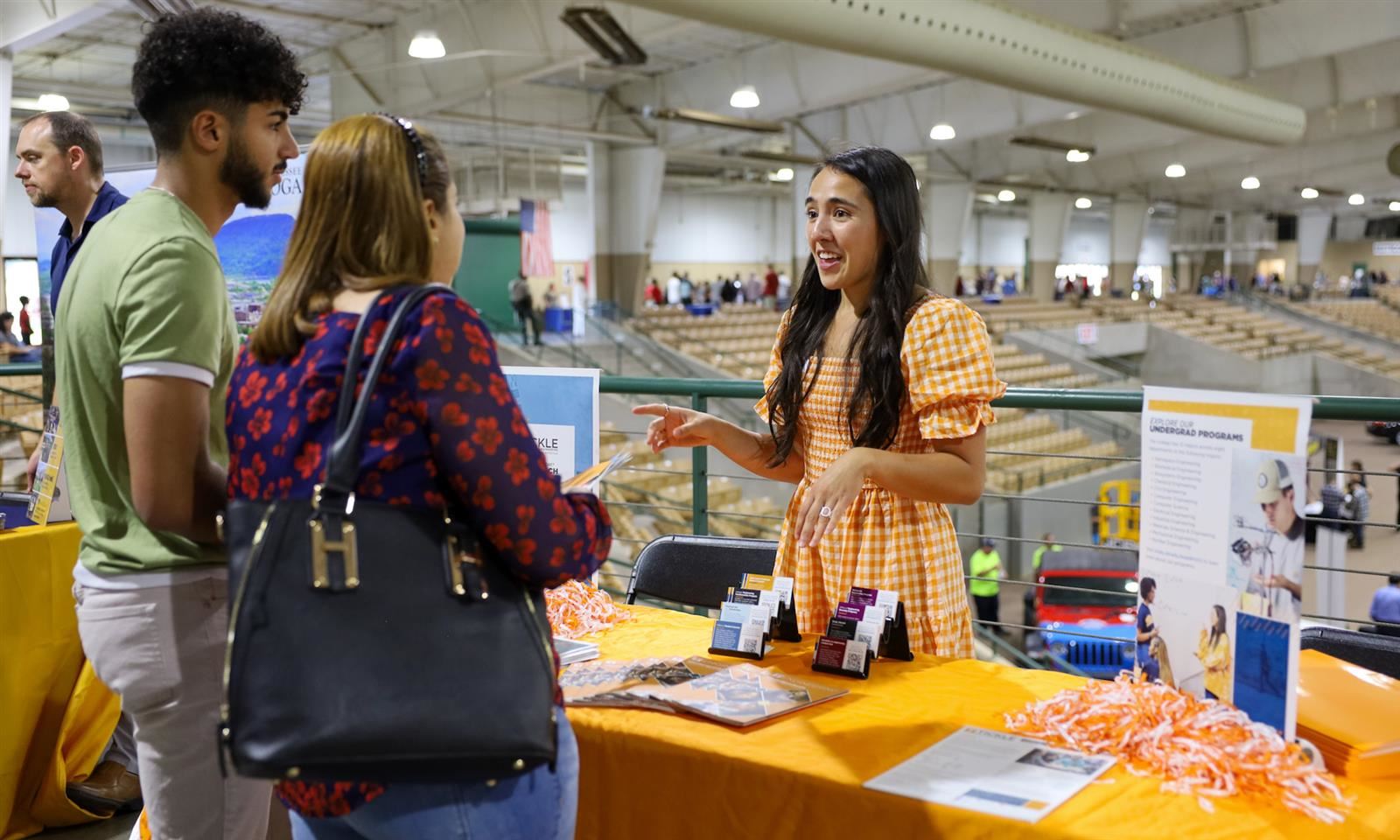 How to Make the Most of College Fairs - H&C Education